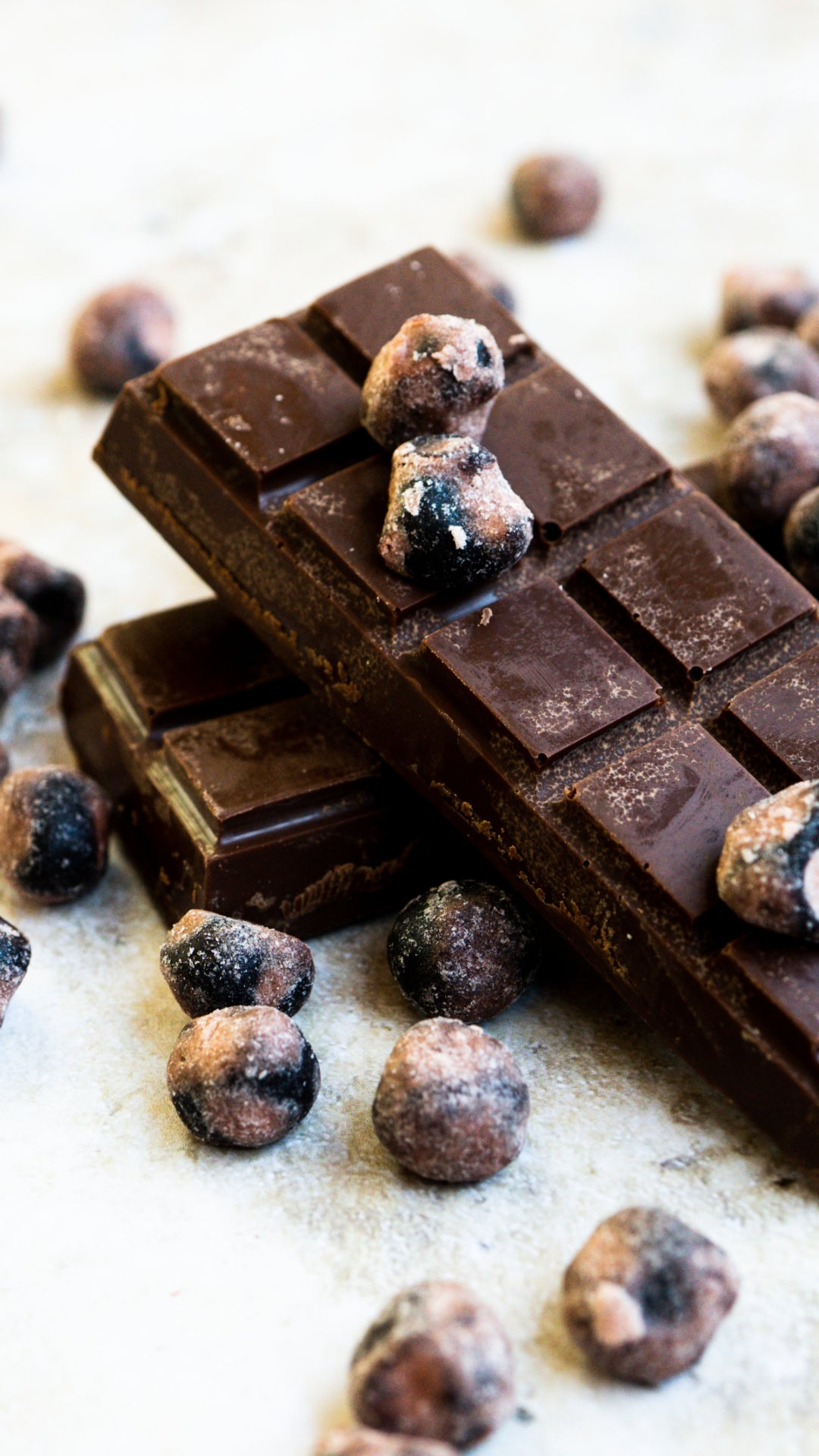 Vegan chocolade met amarena kersen – Fijn Chocolade